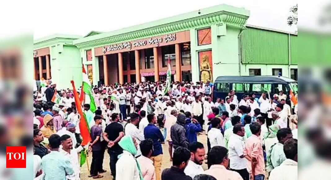 Shiggaon-Savanur By-Election: Shiggaon-Savanur Bypoll: Congress Ticket ...