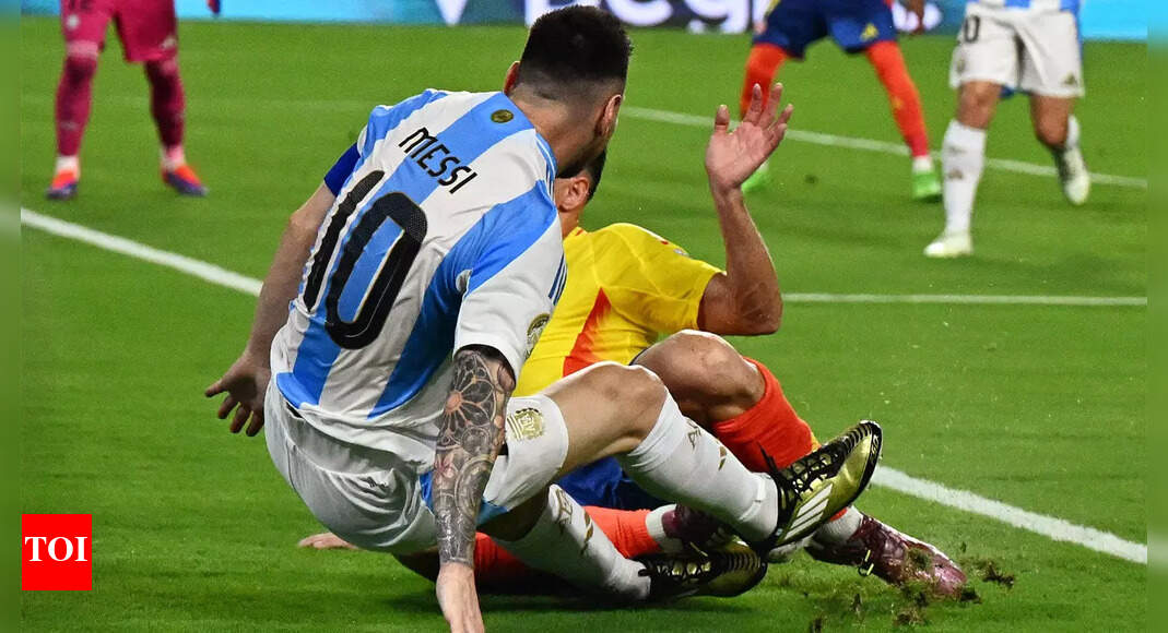 Lionel Messi suffers leg injury in Copa America final against Colombia ...