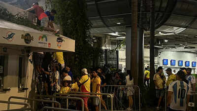 WATCH: Police evict ticketless people as fans climb through vents to ...