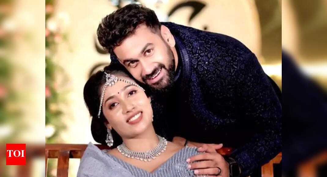 Kannan Balachandran gets engaged to beau Devadharu - Times of India