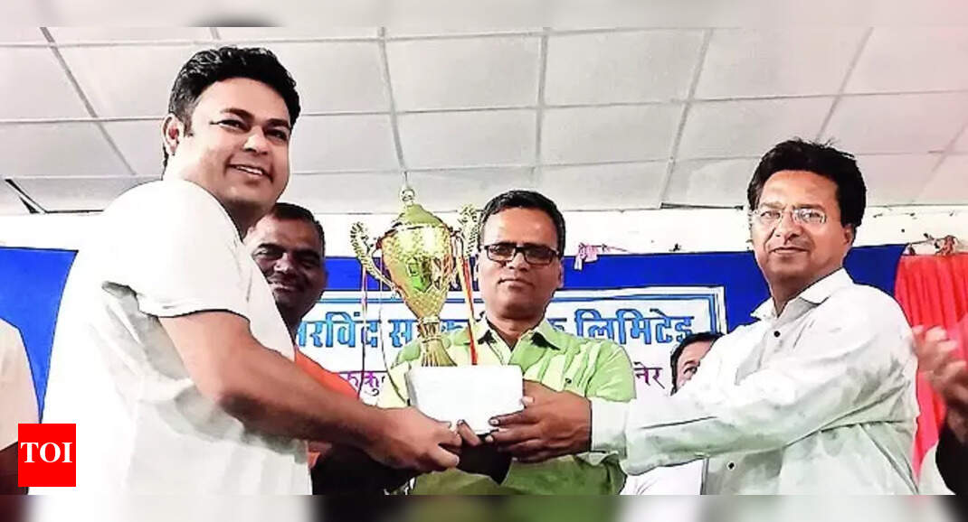 Kaustav Barat: Unbeaten Barat wins Saoner Rapid Chess Tournament ...