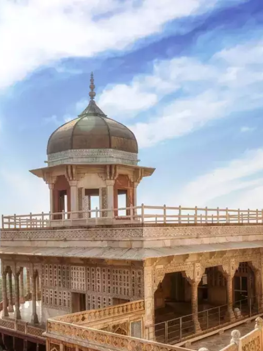 10 Must Visit Forts in Uttar Pradesh | Times Now