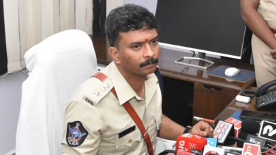 V Harshavardhan Raju takes charge as new Kadapa SP | Amaravati News ...