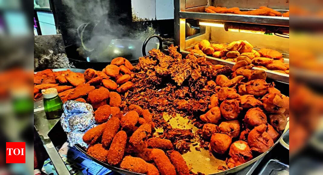 Rising Vegetable Prices Impacting Kolkata's Telebhaja Shops | Kolkata ...