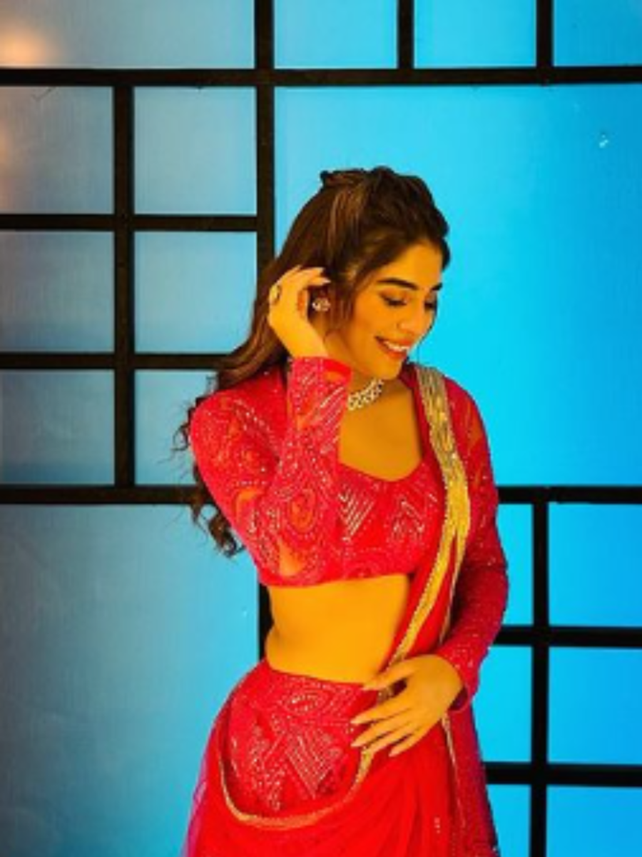 Adrija Roy's top trendy blouse designs for quirky sarees | Times of India