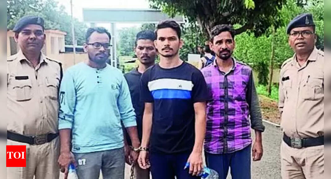 Cyber Fraud: CG Police Arrest Four Men from Jamtara for Cyberfraud of ...