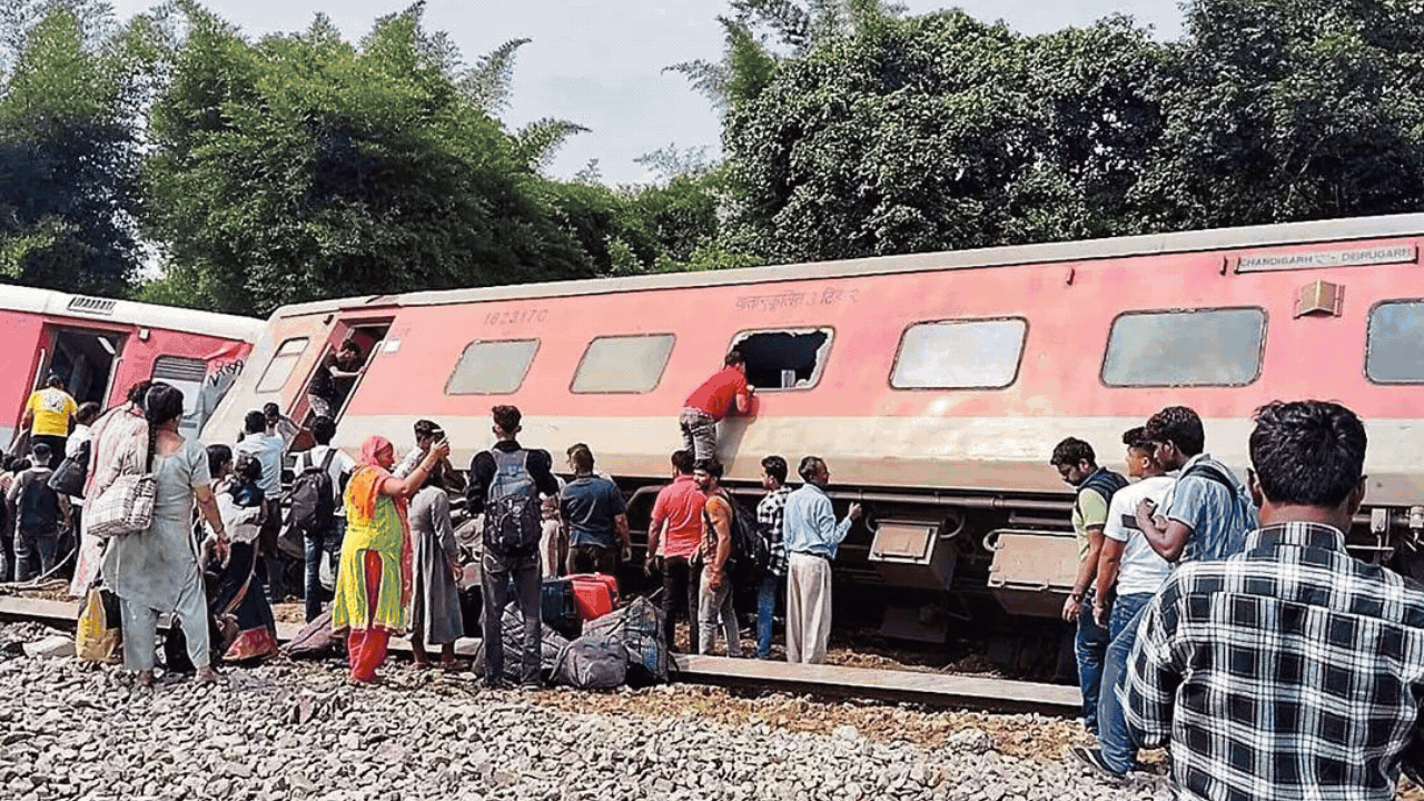Chandigarh Dibrugarh Express Train Derails Live Updates: Train mishap ...