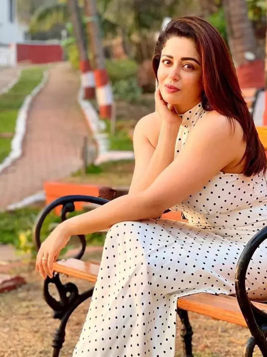 Nehha Pendse impresses in trendy casual looks | Times of India