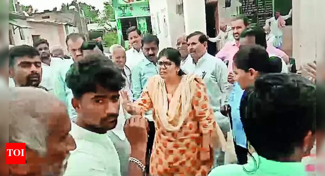 Maratha Community: Ashok Chavan’s Daughter Faces Maratha Youths’ Anger ...