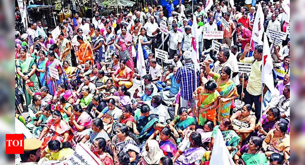 College Teachers Protest: Aided College Teachers Protest for CAS ...