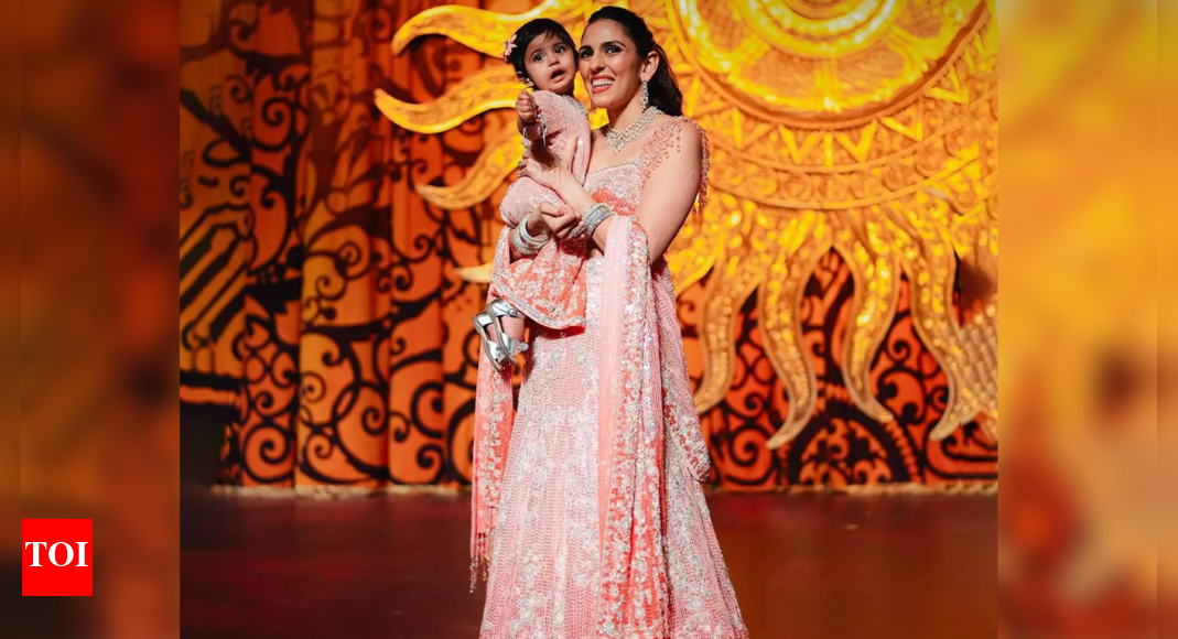 Shloka Ambani and daughter Veda proved to be the cutest mother-daughter ...