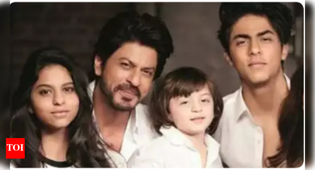 Shah Rukh Khan's dad moments are the cutest thing on the internet today ...