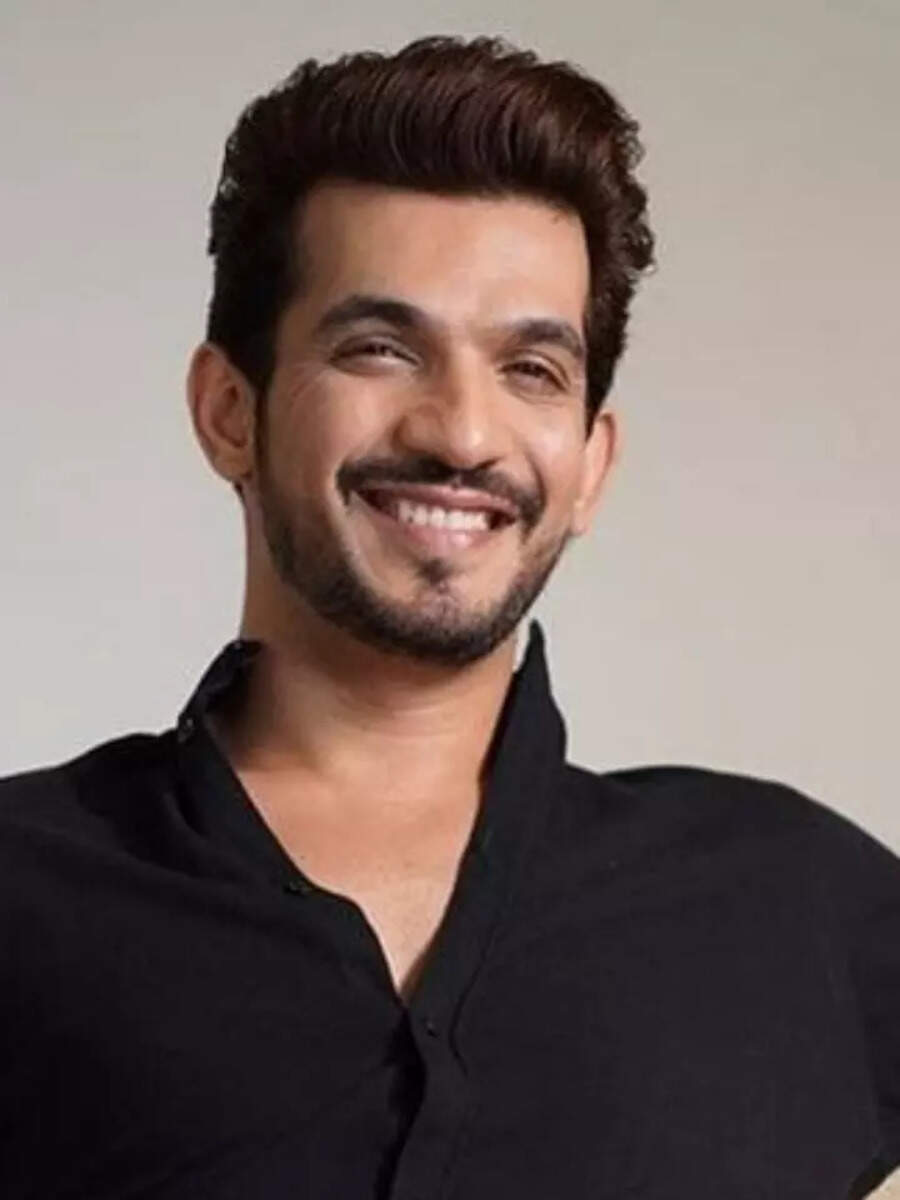 9 TV Celebs First Salary: Arjun Bijlani, Rashami Desai And More | Times Now