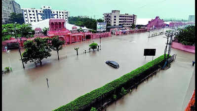 Heavy Rain Causes Disruption in Surat City and District | Surat News - Times of India