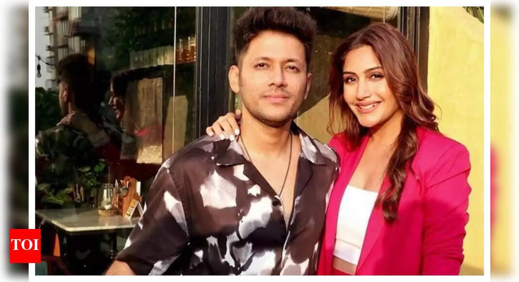 Surbhi Chandna 'catches hold of her husband' for mid-week dinner date ...