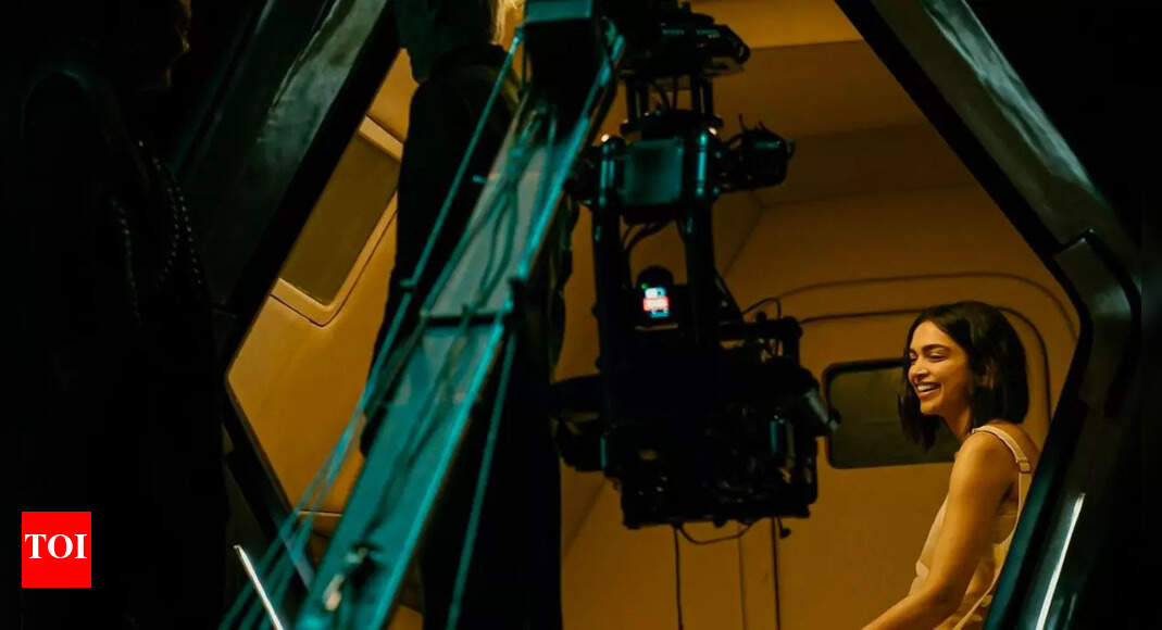 Makers drop soon-to-be mom Deepika Padukone's BTS photo from the sets ...