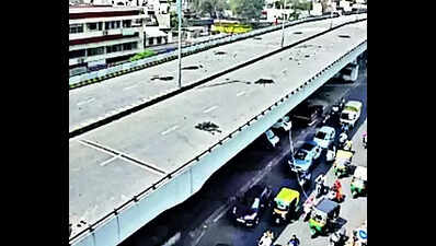 Hatkeshwar Flyover: AMC struggles with Hatkeshwar flyover ...