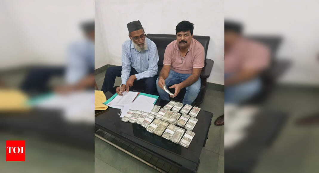Madhya Pradesh Lokayukta: PWD official caught accepting bribe | Bhopal ...