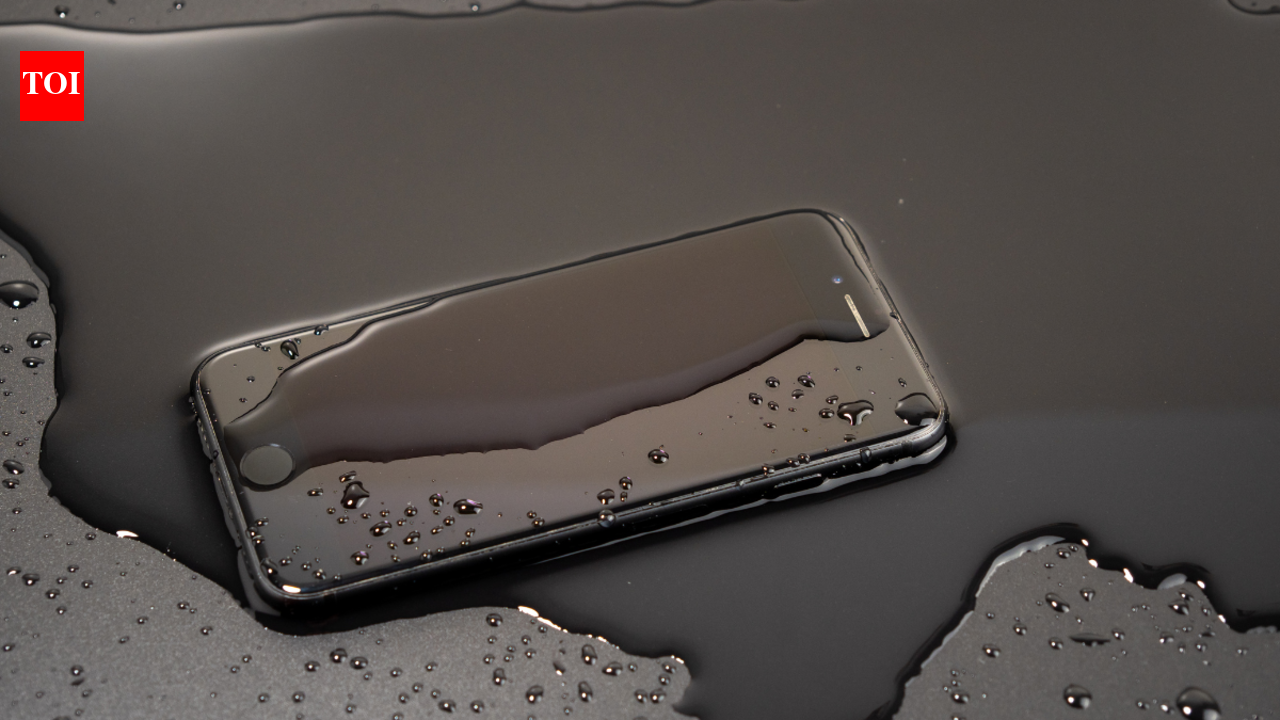 Water Resistant Mobiles That Can Survive Accidental Spills And Light ...