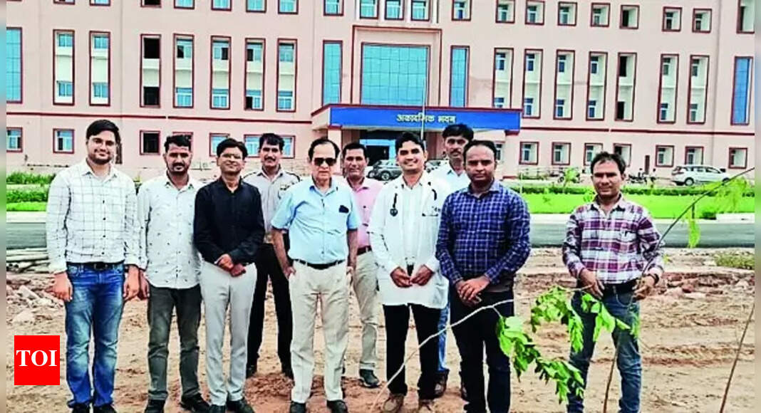 Medical College Teachers' Association: Medical College Teachers protest ...