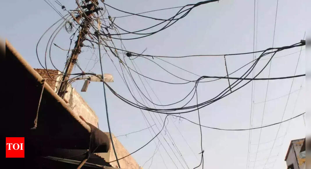 Electrocuted: Three People, Including 12-Year-Old Boy, Electrocuted in ...