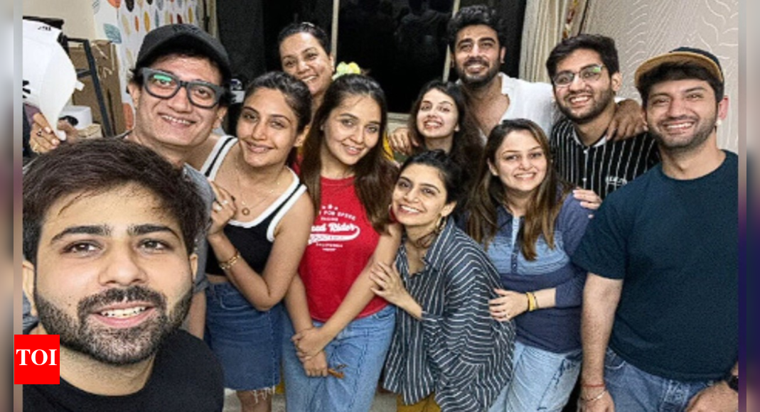 Ahead of friendship day, Mansi Srivastava drops a nostalgic click with ...
