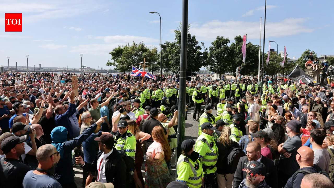 UK protest over fatal stabbings turn violent