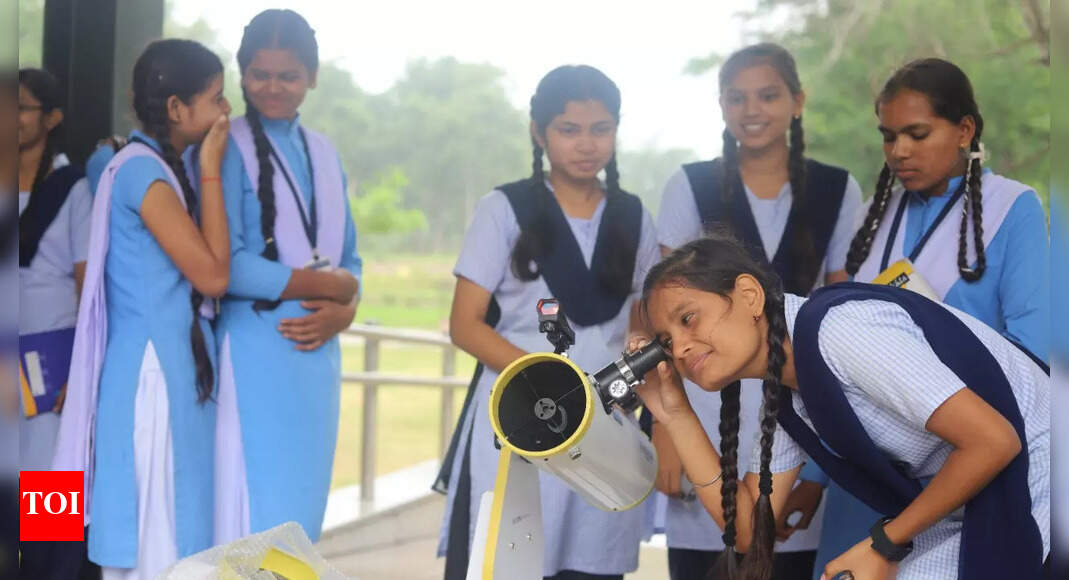 IIT Bhilai hosts JNV students for Vigyan Jyoti Programme, promotes STEM ...