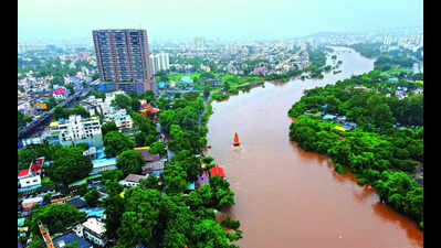 Rain: Monsoon fury hits Maharashtra; rivers swell, hundreds evacuated ...