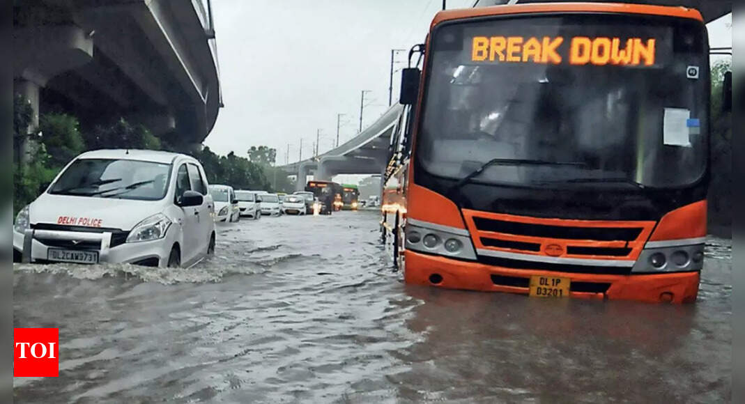 Bus Breakdown: Reasons Behind Delhi's Daily Bus Breakdowns | Delhi News ...
