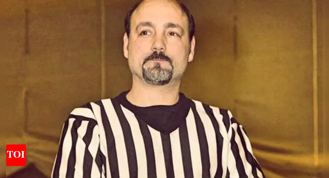 Former WWE Referee Addresses Fans Targeting His Family | WWE News ...
