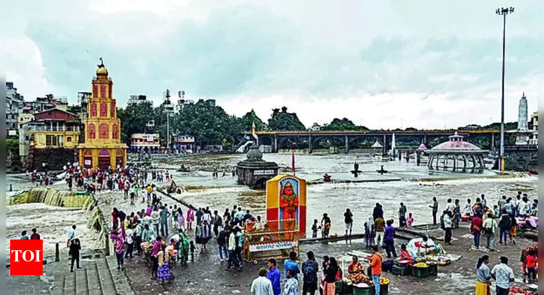 Rain: Godavari water level recedes in Nashik after rain break | Nashik News - Times of India