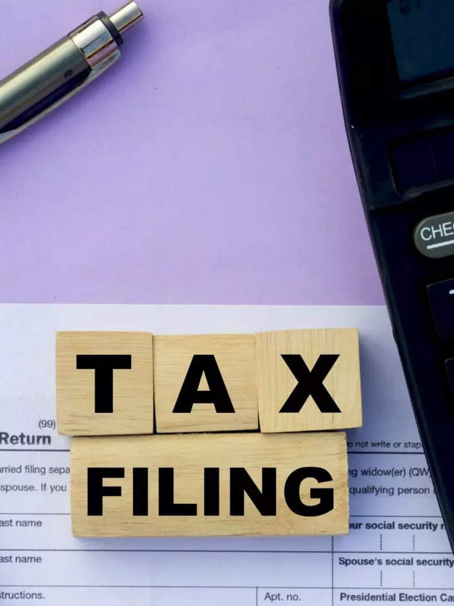 Income Tax Return: देर से रिटर्न भरने के नुकसान तो पता ही होंगे! | ET ...