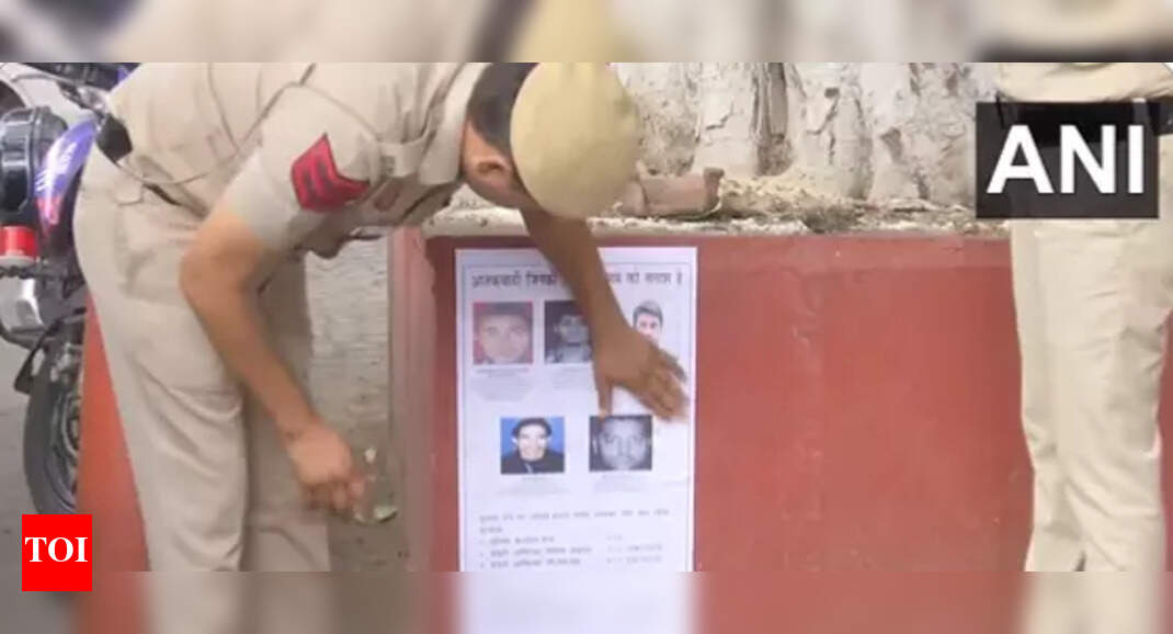 Watch: Delhi Police put up posters of wanted terrorists ahead of ...