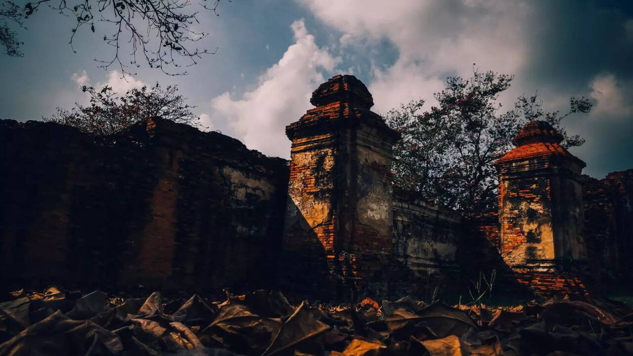 Enter At Your Own Risk! 5 Most Terrifying Haunted Places In India