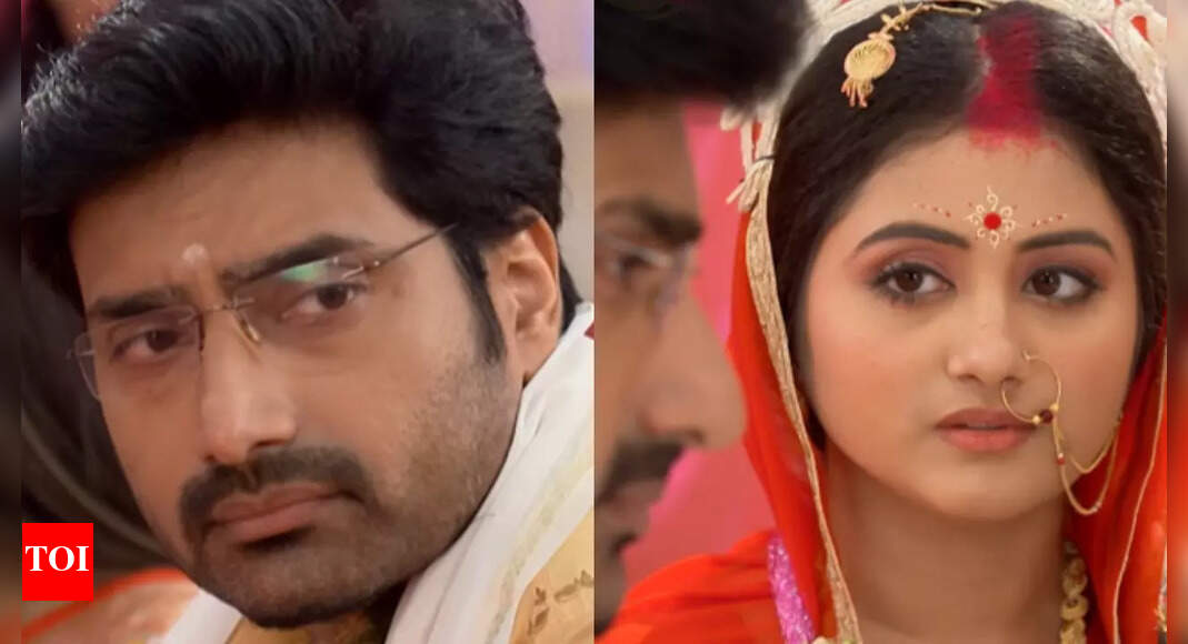 Mala Bodol: Bhabani refuses to accept Diti as her daughter-in-law - Times of India