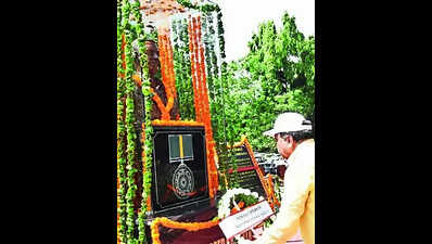 Major Sandeep Shankla: Tributes paid to Major Sankhla at war memorial ...