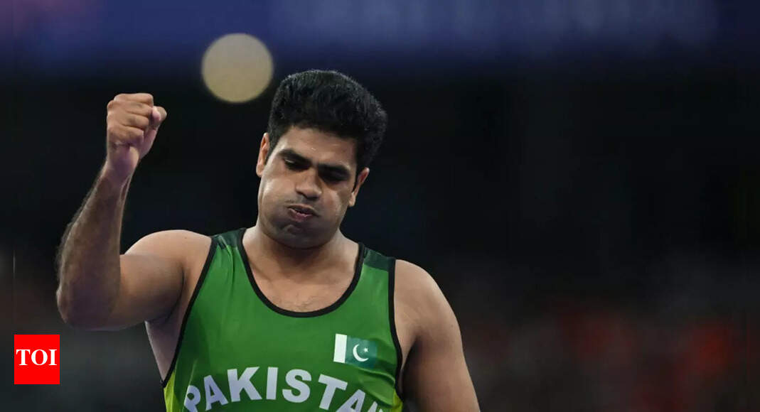 Pakistan celebrates Arshad Nadeem's historic javelin throw gold medal ...