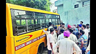 School Bus Accident: Drunk School Bus Driver Beaten and Handed Over to ...