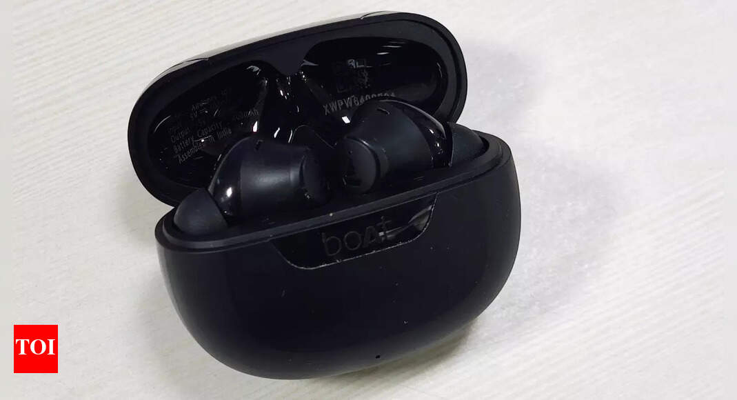 Boat Airdopes 300 review: Delivers quite well - Times of India