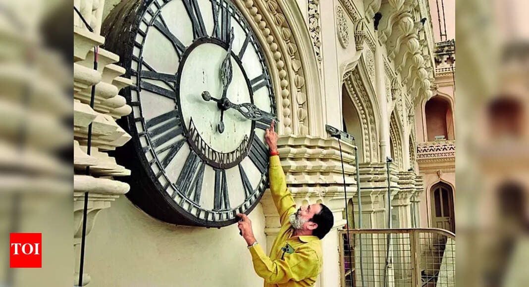 Charminar: Charminar's Clock Timekeeper Tradition | Hyderabad News ...