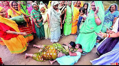 Women Empowerment: Lucknow Hapa Women Wrestlers Preserve 200-Year-Old ...