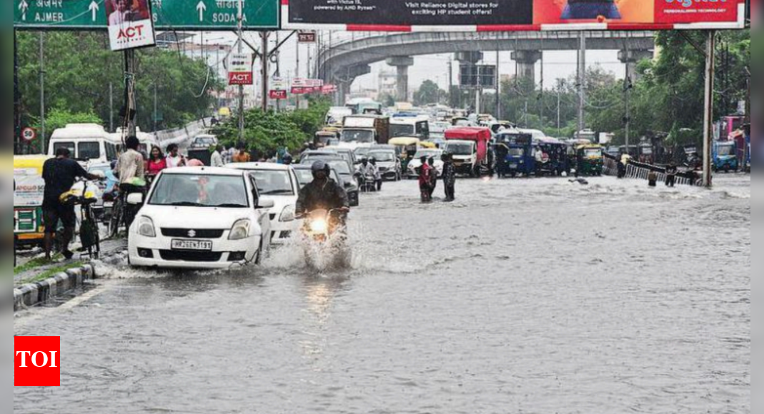IMD issues red alert for Jaipur, Schools to remain closed today | Jaipur News - Times of India