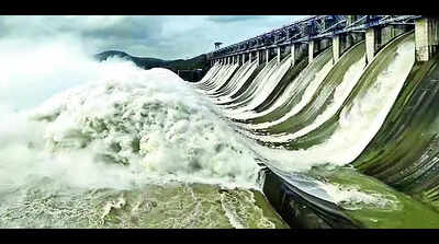 Ukai Level: Ukai dam discharge increases to 82,263 cusecs | Surat News ...
