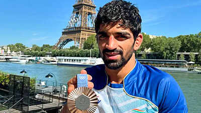 Paris Olympics: Bronze medalist Aman Sehrawat gets a rousing welcome on ...