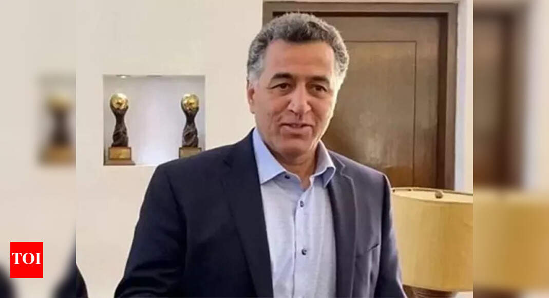 'Don't worry, everything will be okay': Why Pakistan army arrested ex-ISI chief Faiz Hameed ...