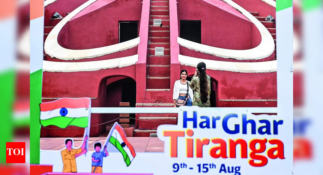 Selfie Points: ASI Illuminated Monuments for Independence Day ...