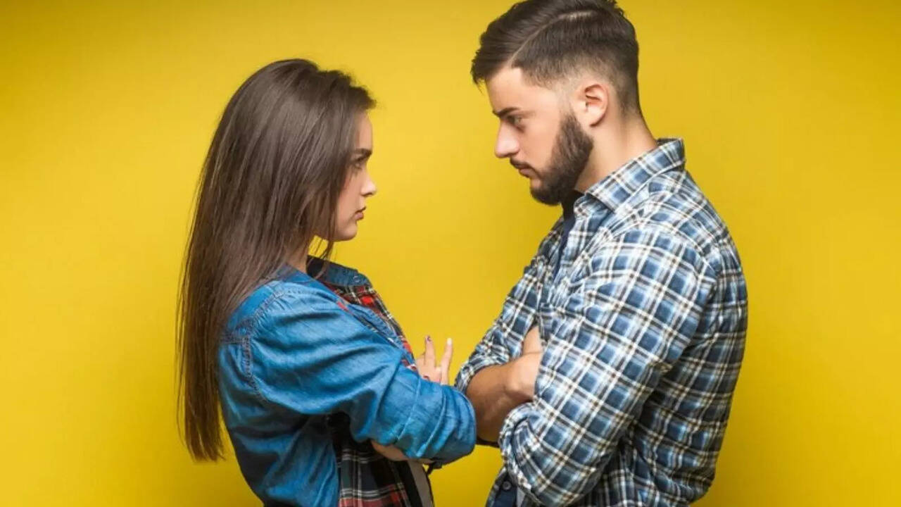 Recognizing Possessiveness: 7 Key Signs Your Partner May Be Overly ...