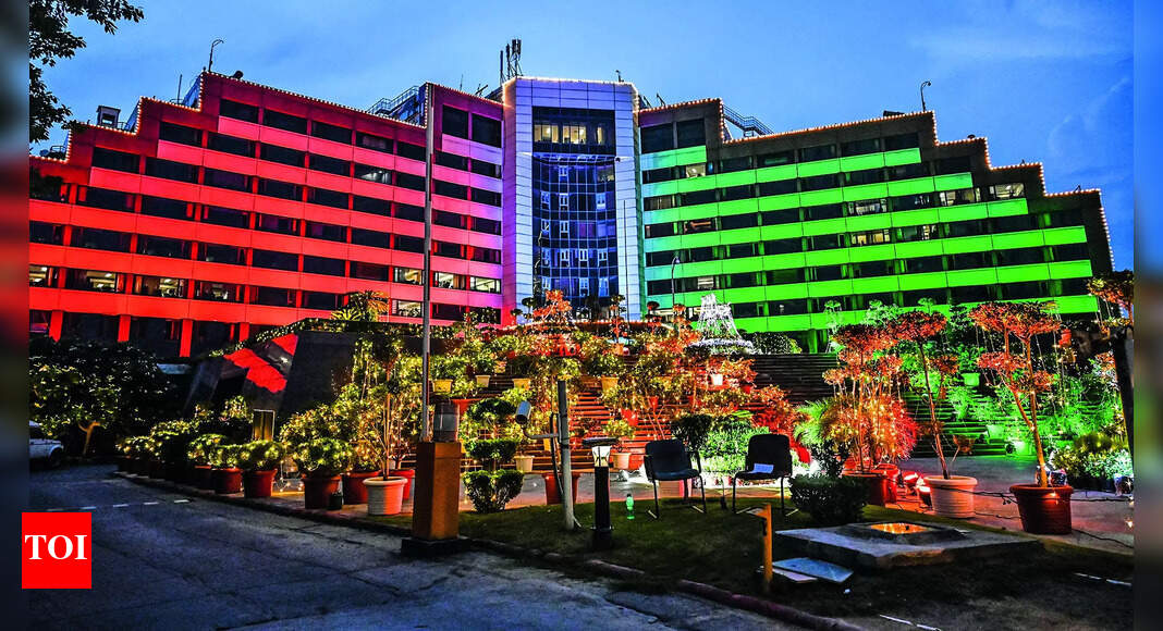 CBI Officers: CBI and Delhi Police Officers Awarded Medals on ...