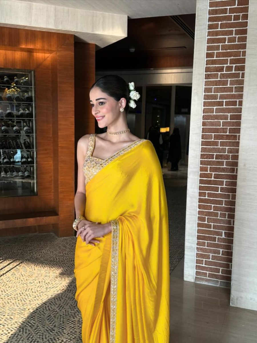 Bollywood-Inspired Saree Blouse Ideas To Modestly Flaunt Your Cleavage ...